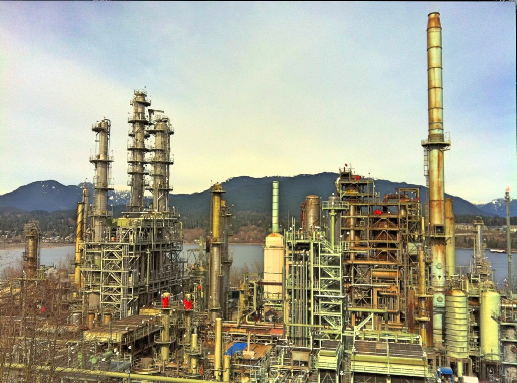 Oil_refinery_canada_wikimedia commons_cover - Carbon Tracker Initiative